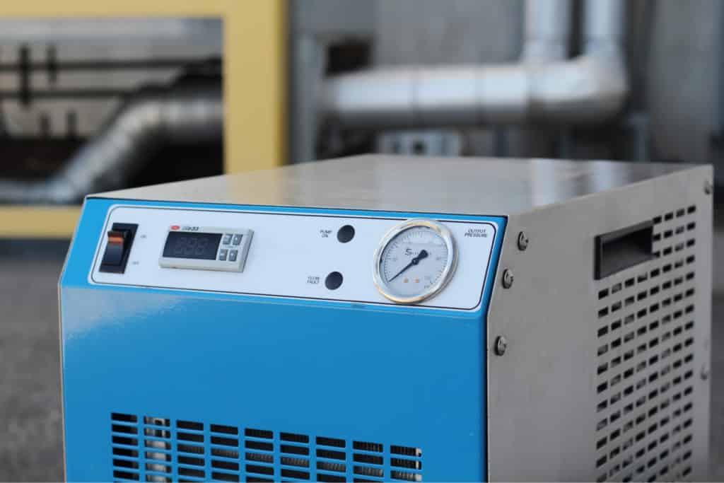 Chiller Maintenance: Repairing or Replacing a Broken Chiller